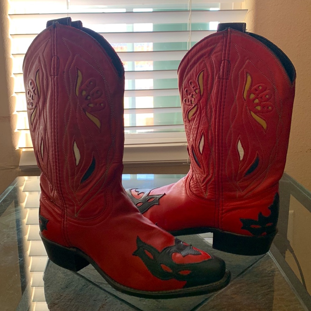 Rare Vintage/Acme Red Black Leather Floral Cowgirl Co… - Gem